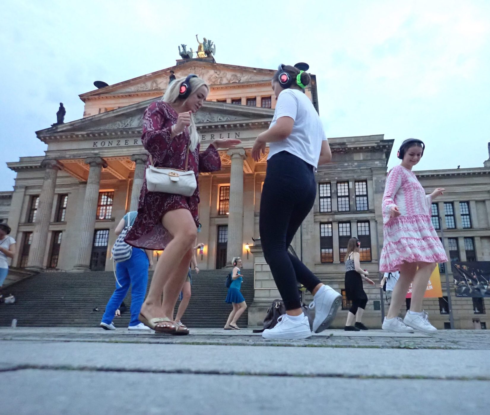 Pub Crawl Berlin | CYHIT | Ladies Night