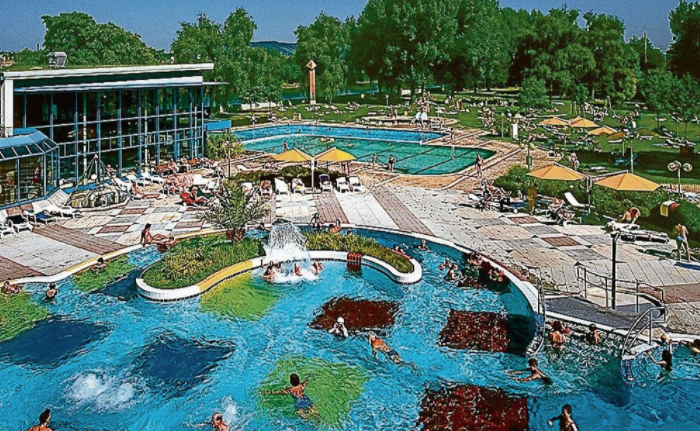 Stuttgart Has The Cool Pools! | Can You Handle It? Tours